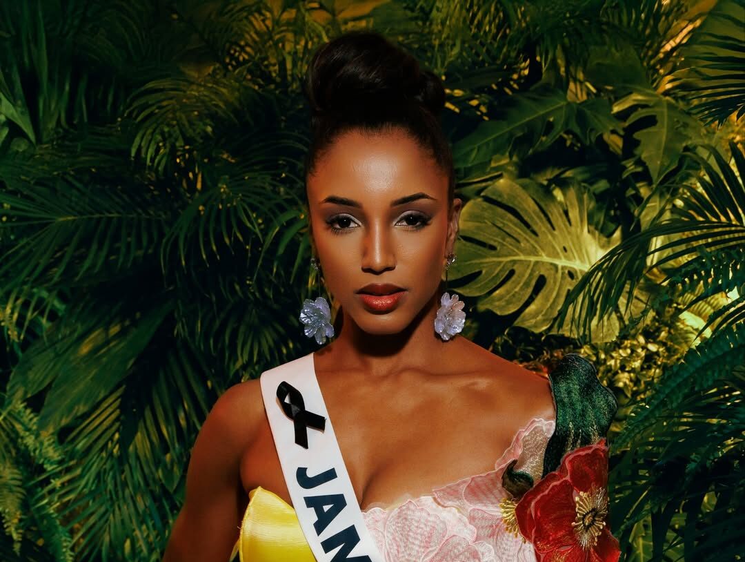 Miss Jamaica segue em UTI depois de cair da passarela do Miss Universo 2025